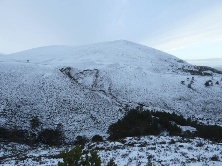 Graham Tops Carn Odhar and Carn Eilrig - Scotland's Hills